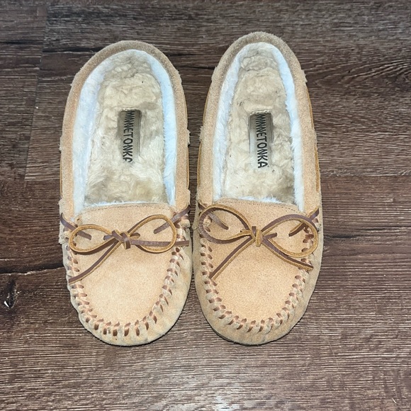Minnetonka | Shoes | Minnetonka Womens Cally Faux Fur Brown Slipper 7m ...